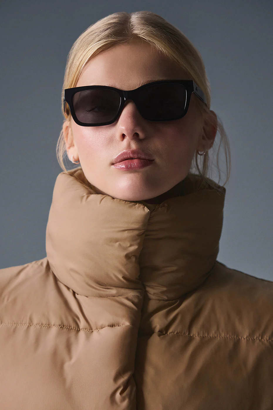 Cropped Gold Rush Puffer Vest – Toasted Almond – alog