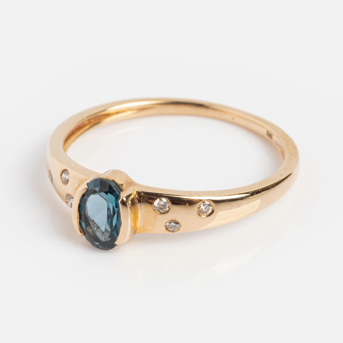 Solid Gold London Blue Topaz Modern Signet Ring – lcaecti